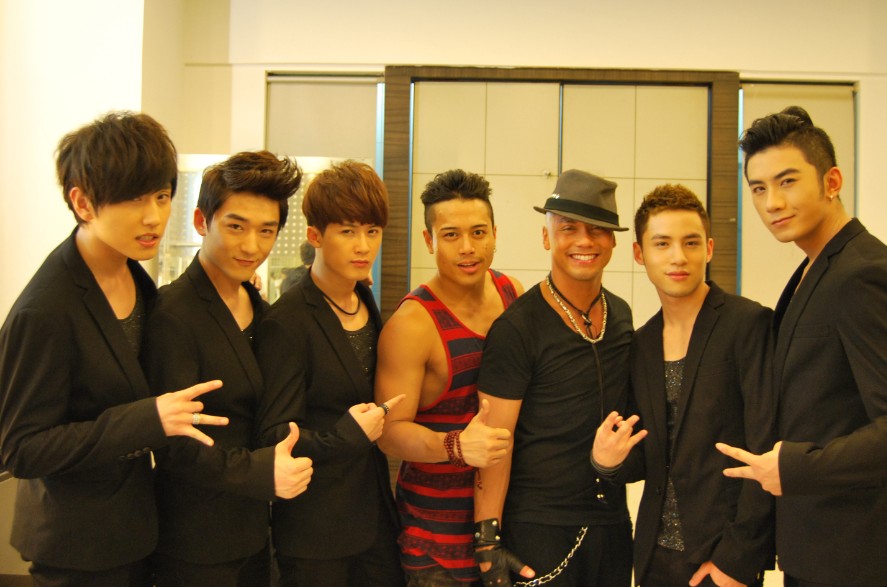 MIC男团_中国广播网